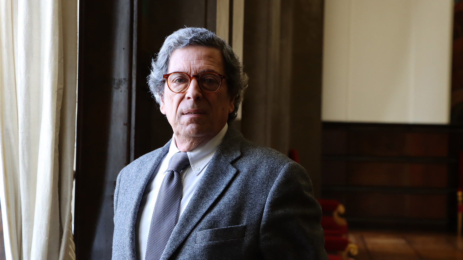 Um parlamento que elegeu como Presidente um apoiante de Otelo, jamais ...